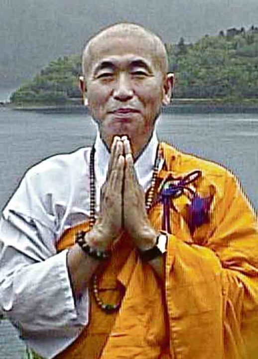 Сенсей з Японії у Буші їв борщ та назвав село Пірамідами… - 33 Канал